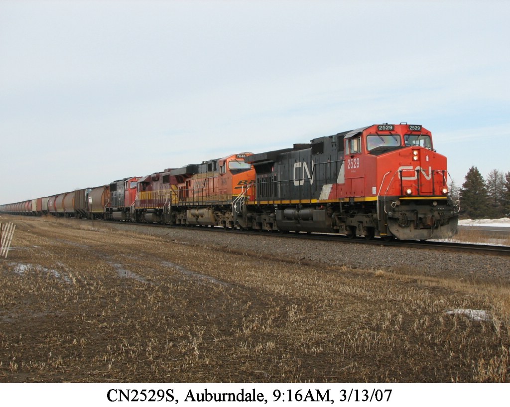 Lots of Power on a Southbound CN Manifest